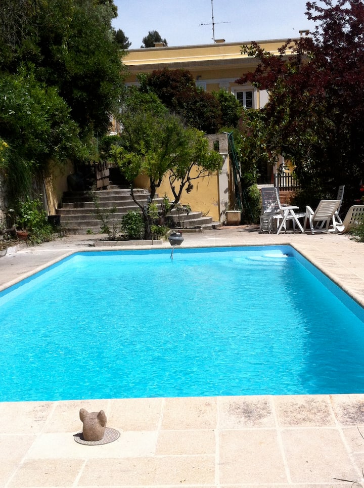 Grande Demeure De Style-piscine Et Vue Mer - Nice