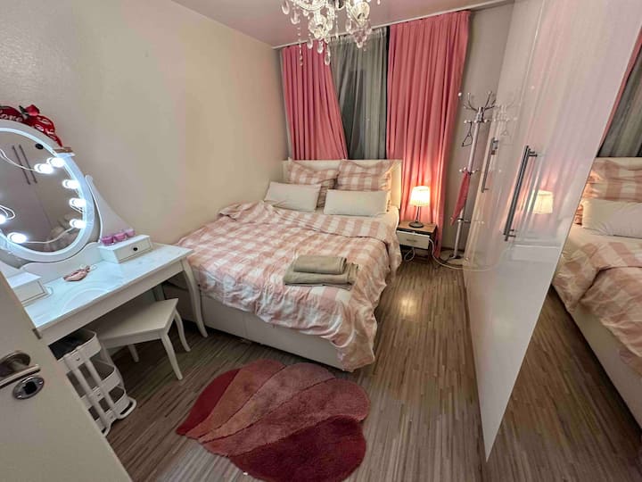 Stanza Privata - Munich (Monacor di Baviera)