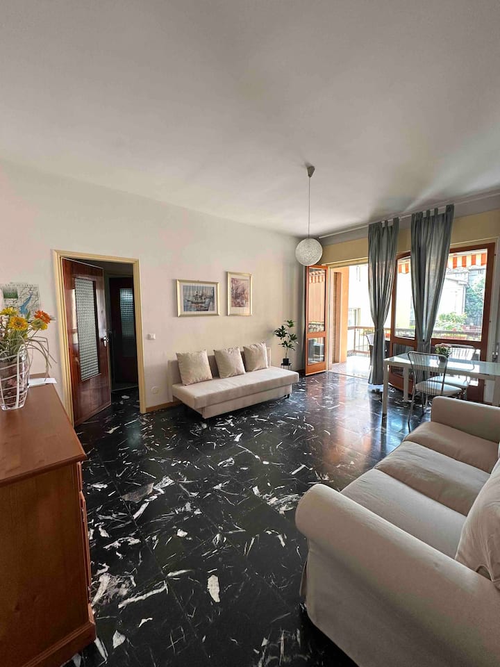 Close To The Lake,spacious,historic Center,balcony - Desenzano del Garda