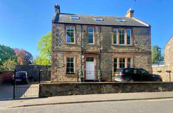5 Bedroom Detached Classic/modern House. - Musselburgh