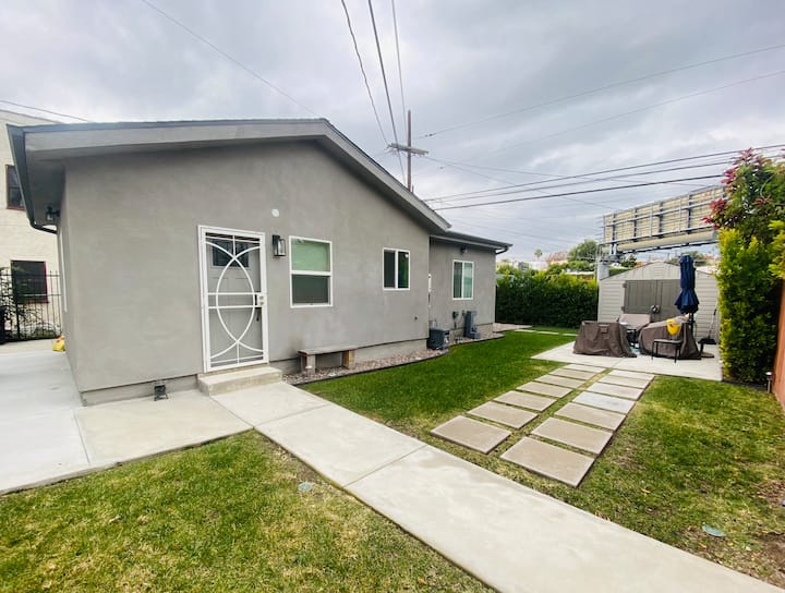 Luxurious, Quiet 2bd Detached Guesthouse / Adu. - Beverly Hills, CA