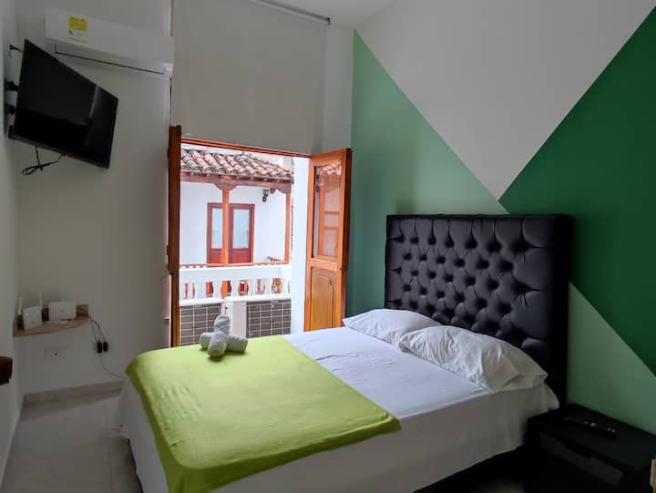 Apto Colonial Con Balcón En Centro Histórico Ctg - Cartagena