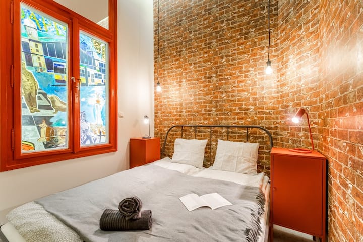 ʭ ʭ  Spotless & Hip Industrial Studio  ʭ ʭ - Budapest