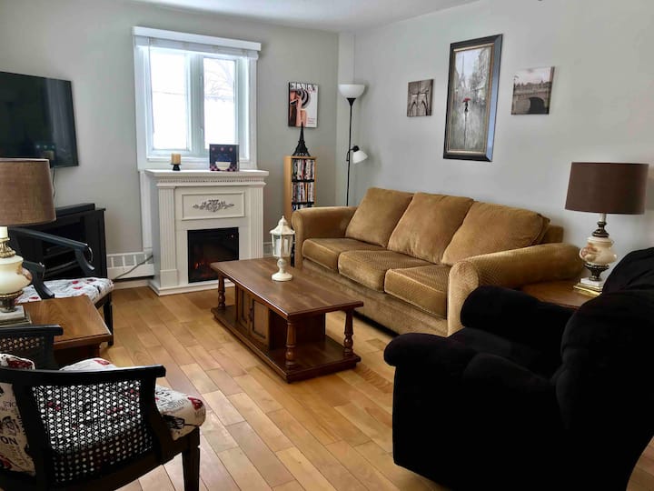Bayhaven In The Hamlet Of Consecon-weekly, Sat-sat - Prince Edward