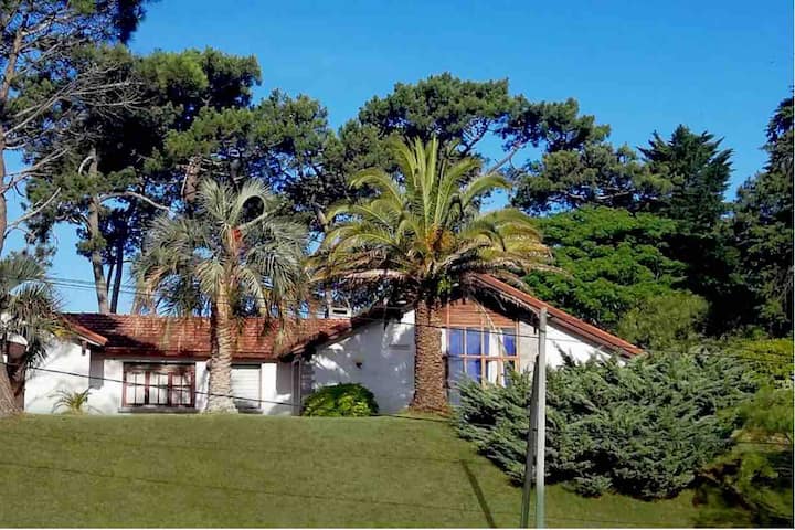 Casa En Punta Del Este, A Metros De La Playa - Uruguay