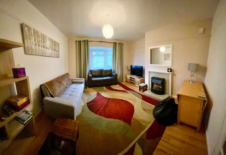 A Spacious First Floor 2 Bedroomed Flat. In York - York