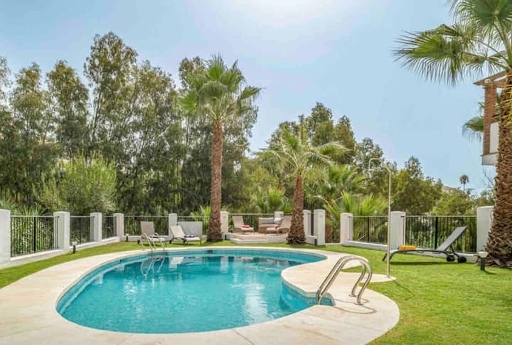Casa Scarly
4 Bedroom Villa With Private Pool - Benalmádena