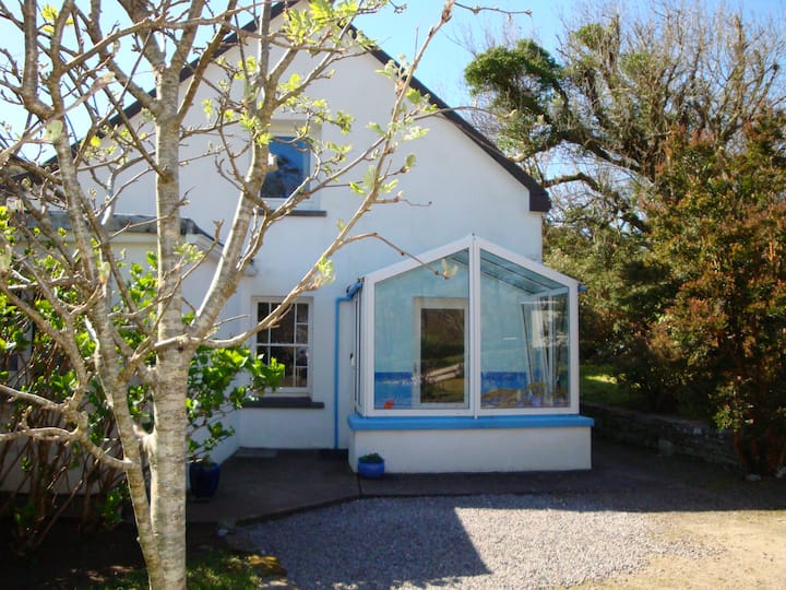 Seashell Cottage In Beautiful Glanleam, Valentia - Ireland