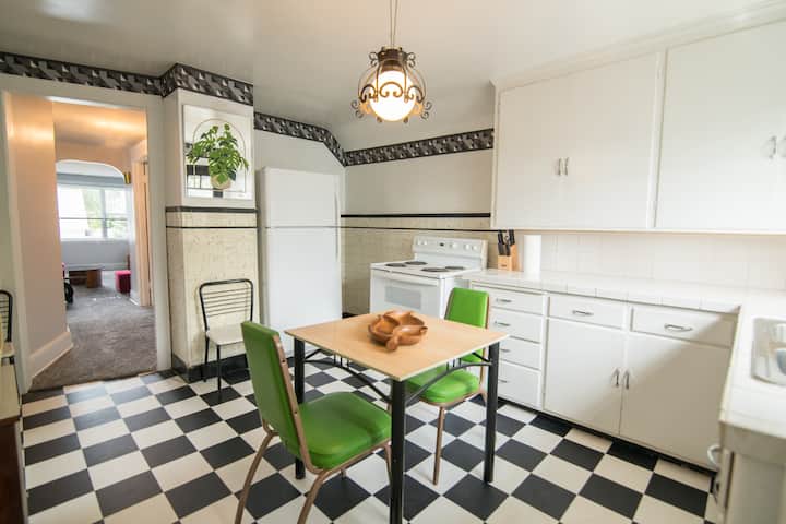 Private Entrance - Full Apt. - Close To Downtown - Bay City, MI