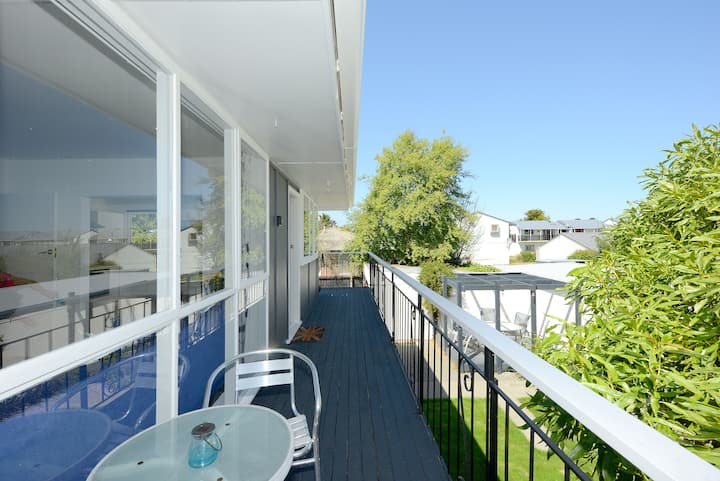 Stylish Private Townhouse. Free Parking For 2 Cars - Christchurch