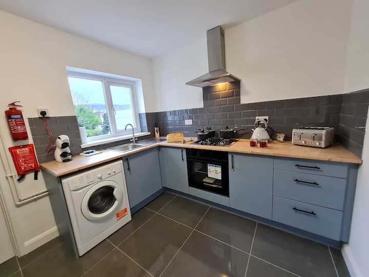 Sleepystays 3 Bedroom Modern & Central Location - Merthyr Tydfil