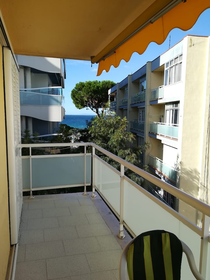 Bonito Apartamento Reformado Con Vistas Al Mar - Salou