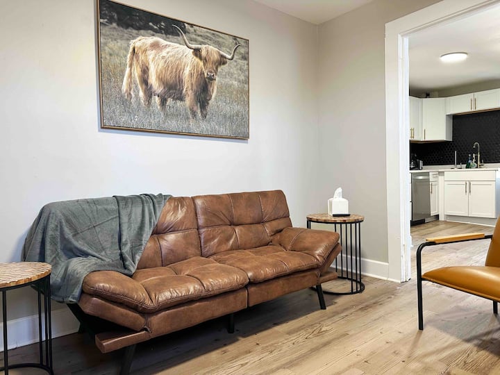 Rotherwood Roost | King 2bd/1ba Apt Near Ue - エバンズビル, IN