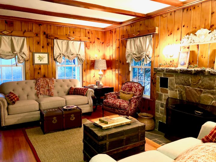 Rushbrook Lodge, Renovated Farmhouse, 100 Acres, Hike, Ski, Retreats, Reunions - Woodstock, NY