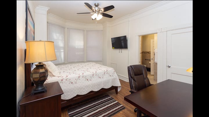 Lovely University City One Bedroom Apartment - Philadelphia, PA