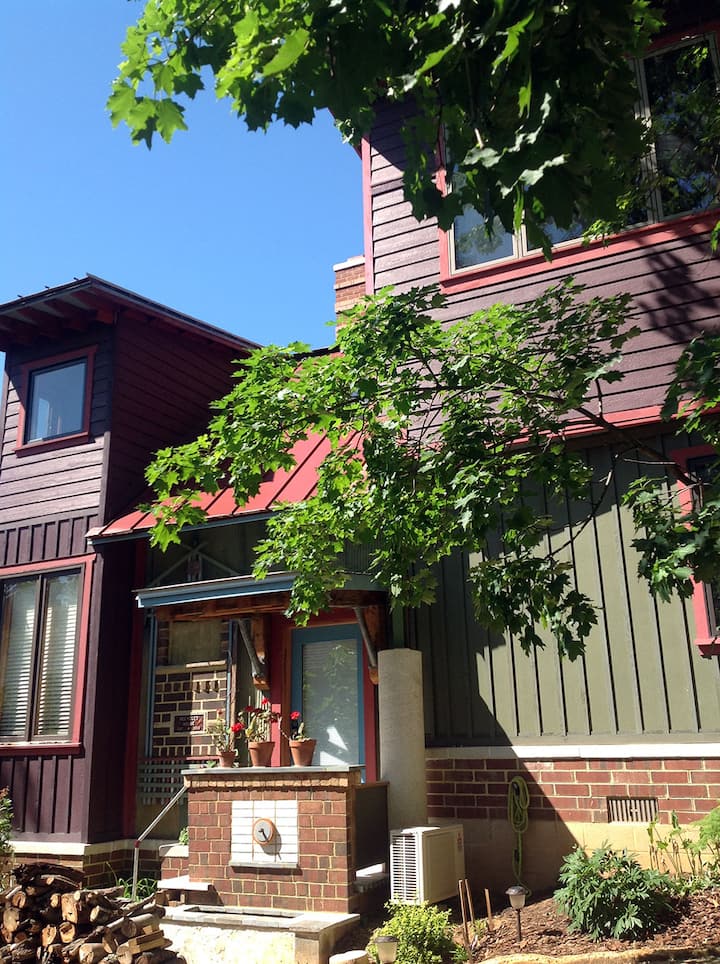 La Casa Reciclado - Walk Downtown - Charlottesville
