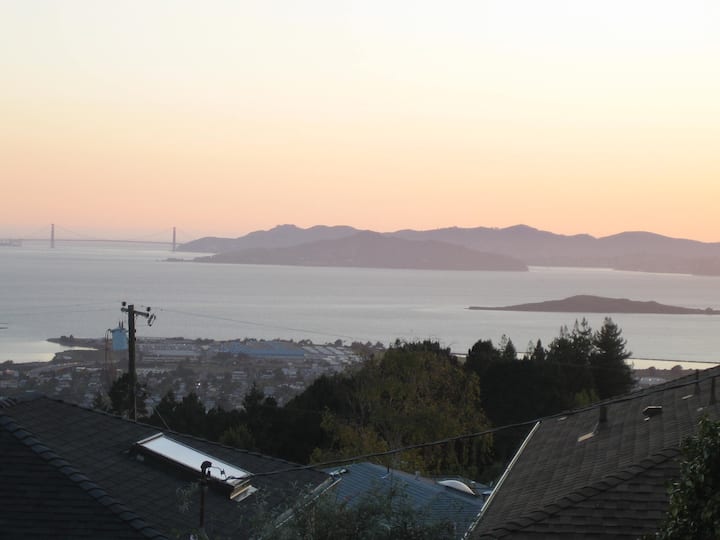 Berkeley Hills Bay View Apartment - El Cerrito, CA