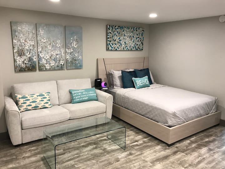 Private Modern Luxury Studio Waikiki Sleeps 4 - Honolulu, HI