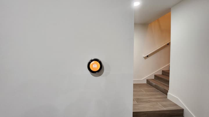 Luxury Modern Home/ Pets Ok & Free Ev - Monterey, CA