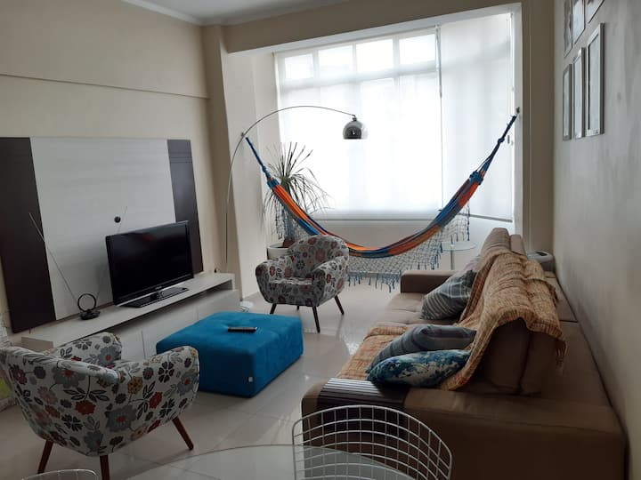 Apto Amplo Em Frente  Metrô
Internet De 200 Megas - São Paulo