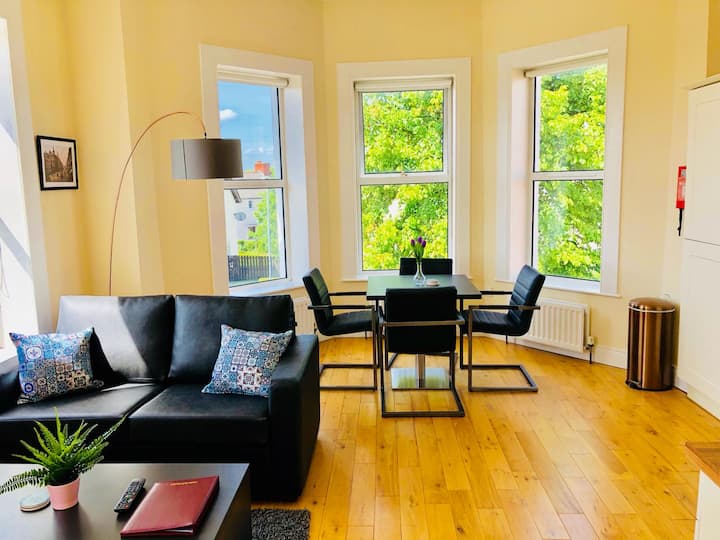 W4 · 1-bed Ballyhackamore • Parking - Belfast