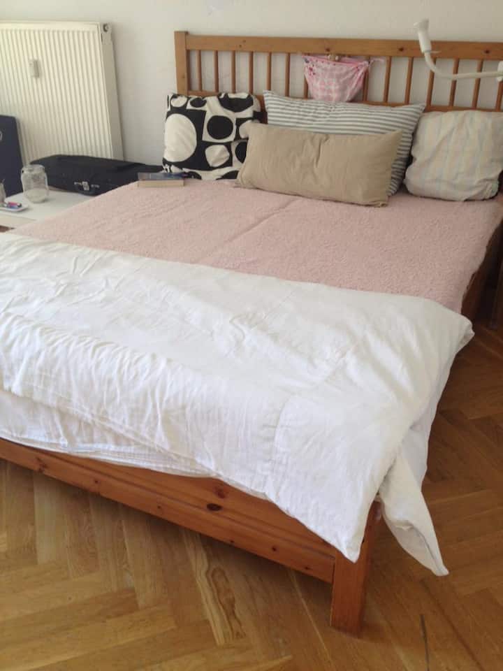 Urban Candy I In The Heart Of Berlin - Berlin