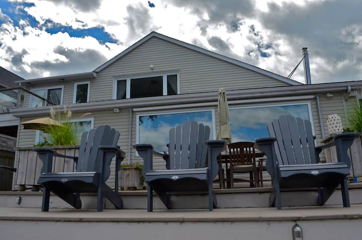 Beautiful Lakehouse In Prince Edward County - Belleville, Canada