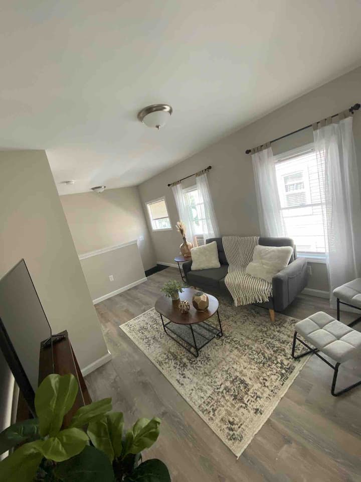 Cozy Hall Of Fame Gem - Springfield, MA