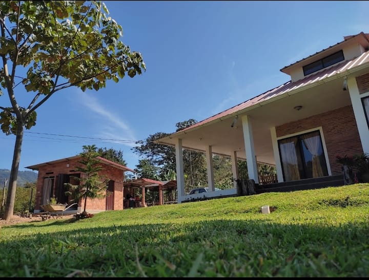 Casa De Campo. Naturaleza Y Vida - El Oro