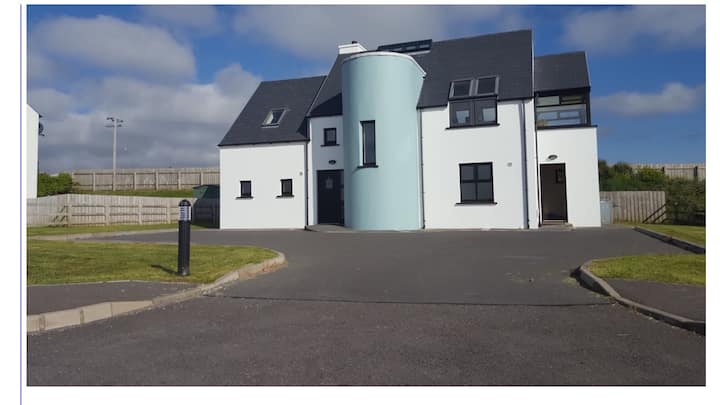 Stunning Seaside Designer Home, Sleeps 9, Donegal - County Donegal