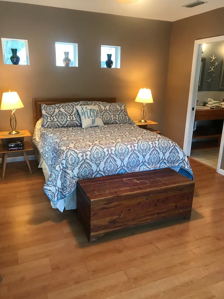 Close To Everything!  Private Bedroom In Pool Home - Sarasota, FL