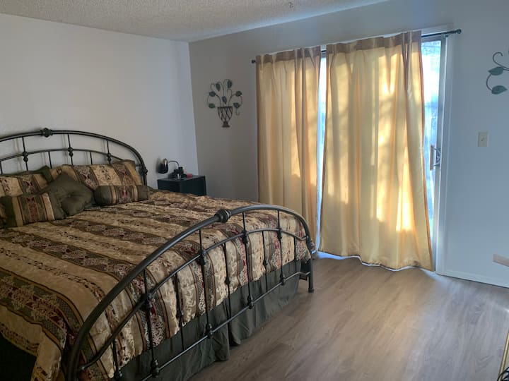 Spacious And Fun Duplex (Right Side) - Boise