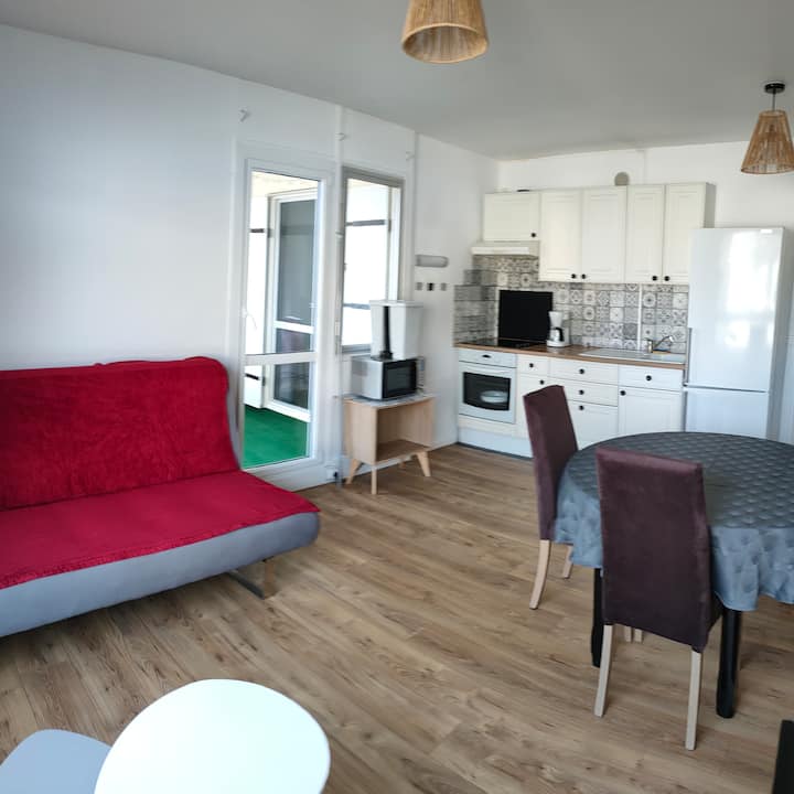 Bel Appartement Proche Mer Avec Balcon Et Parking. - Fécamp