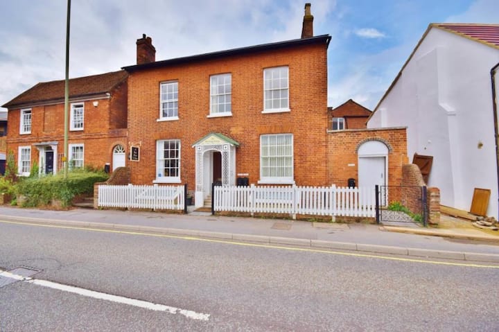 Beautiful Victorian With Terrace Garden - Basingstoke