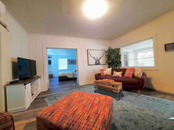Hoquiam River Front Retreat - Aberdeen, WA