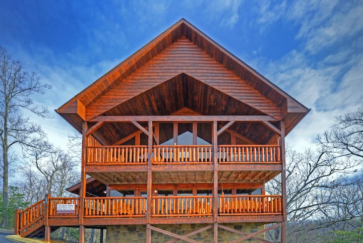 Once Upon A Time: Brand New Hot Tub - Luxury Resort Cabin - Family Fun Games - Pigeon Forge, TN