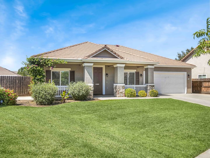 3 Br Home Near 3 Natn’l Parks & Close To Airport - Fresno, CA