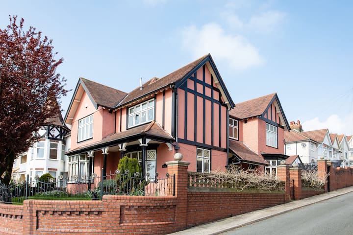 Stylish Detached House In Uplands - The Mumbles
