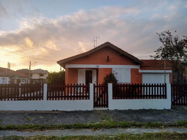 Casa Retrô Tramandaí,3 Quartos, Wi-fi, Tv Smart - Tramandaí