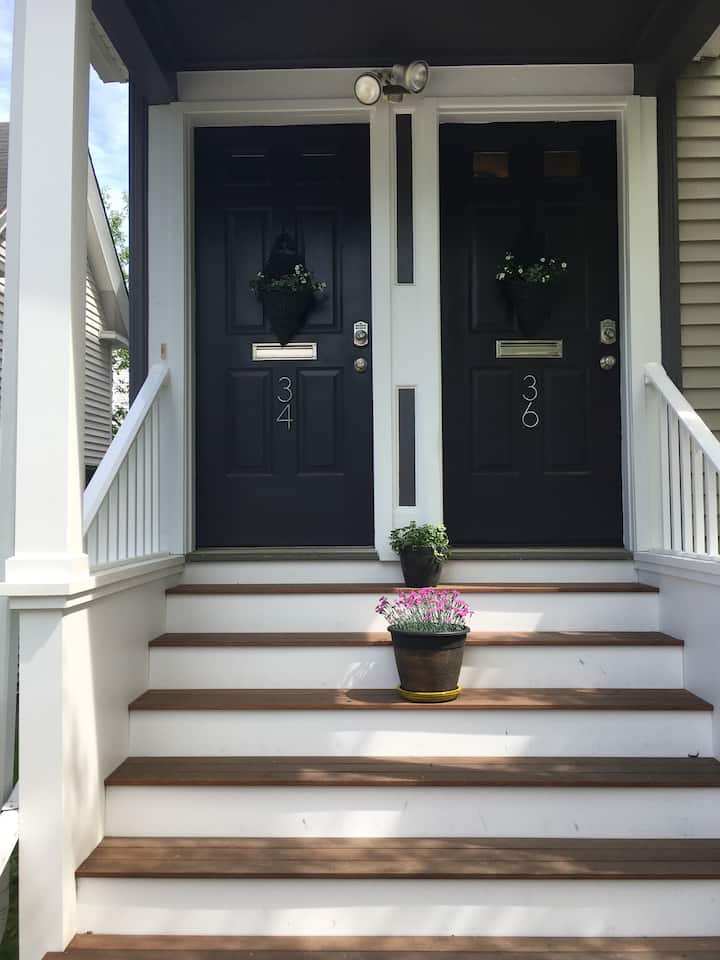 Comfortable 2 Bedroom With Deck - Great Location ! - Portland, ME