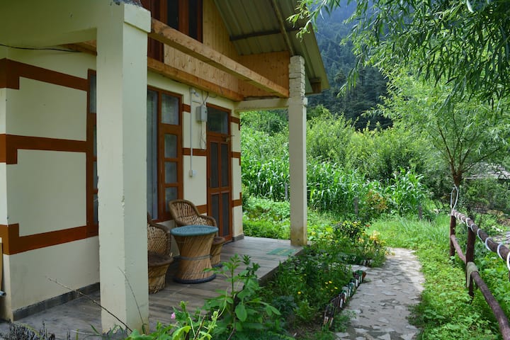 Moksvana - Single Cottage Abode Nature - Jibhi