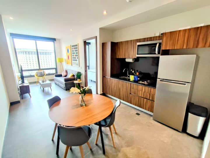 City View Oasis: Ks Bed, Pool, Hot Tub & Gym - Benito Juarez