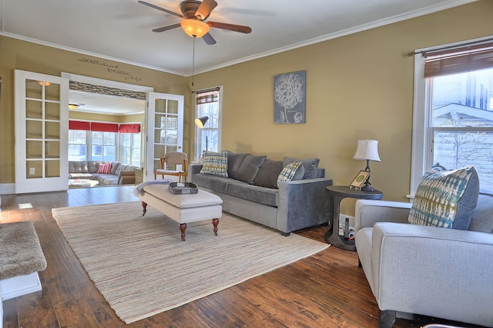 Warm And Cozy East State Village Home - New Haven, IN