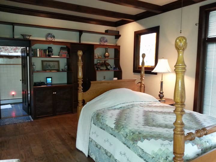 River House: Notre Dame, South Bend, Mishawaka. - 사우스벤드