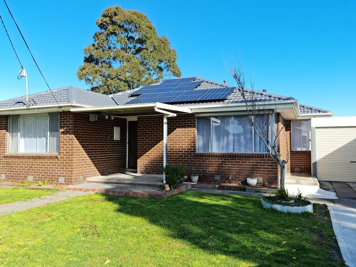 Four Bedroom House With Free Parking On Site - Melbourne