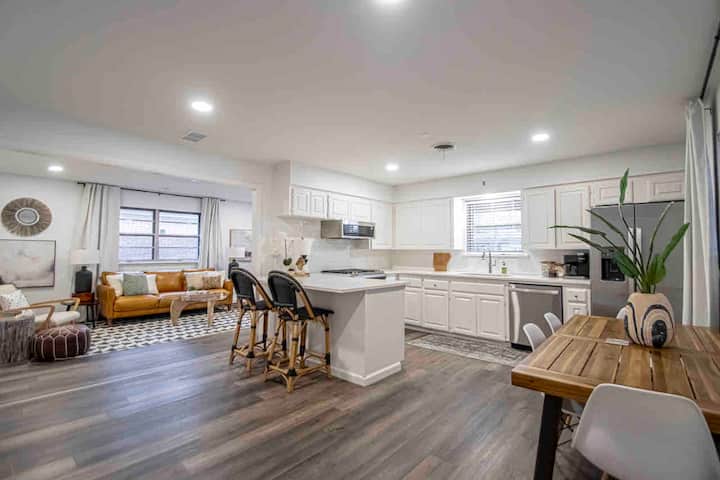 Midtown Modern ~ Walk To Park ~ 3bed/2bath - Little Rock, AR