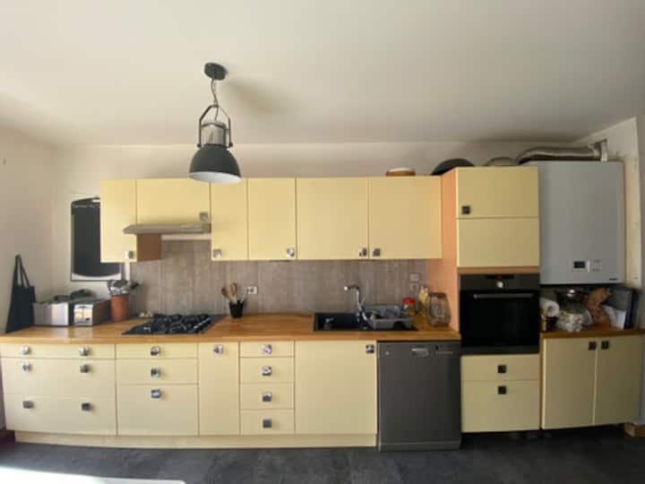 A 20 Mètres Du Tram 17, 100 M De Moilesulaz Douane - Annemasse