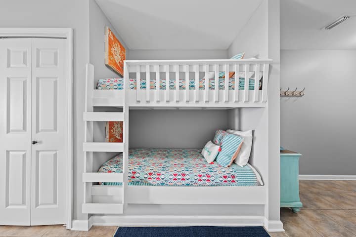 The Salty Kiss! Walk To Coastal Beach & Bayou View - Orange Beach, AL