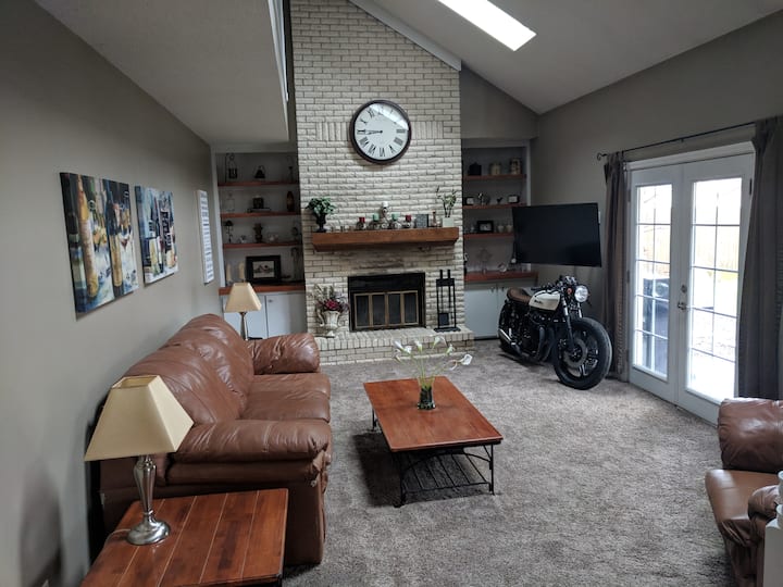 "The Vintage Room" Cozy And Quiet Space - Fort Wayne, IN