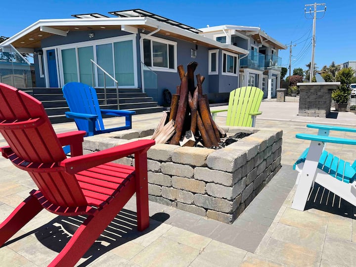 Oceanfront Santa Cruz Retreat - Santa Cruz, CA